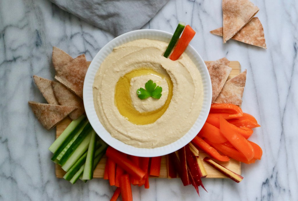 Hummus with vegetables – Scandinavian Simple Eating