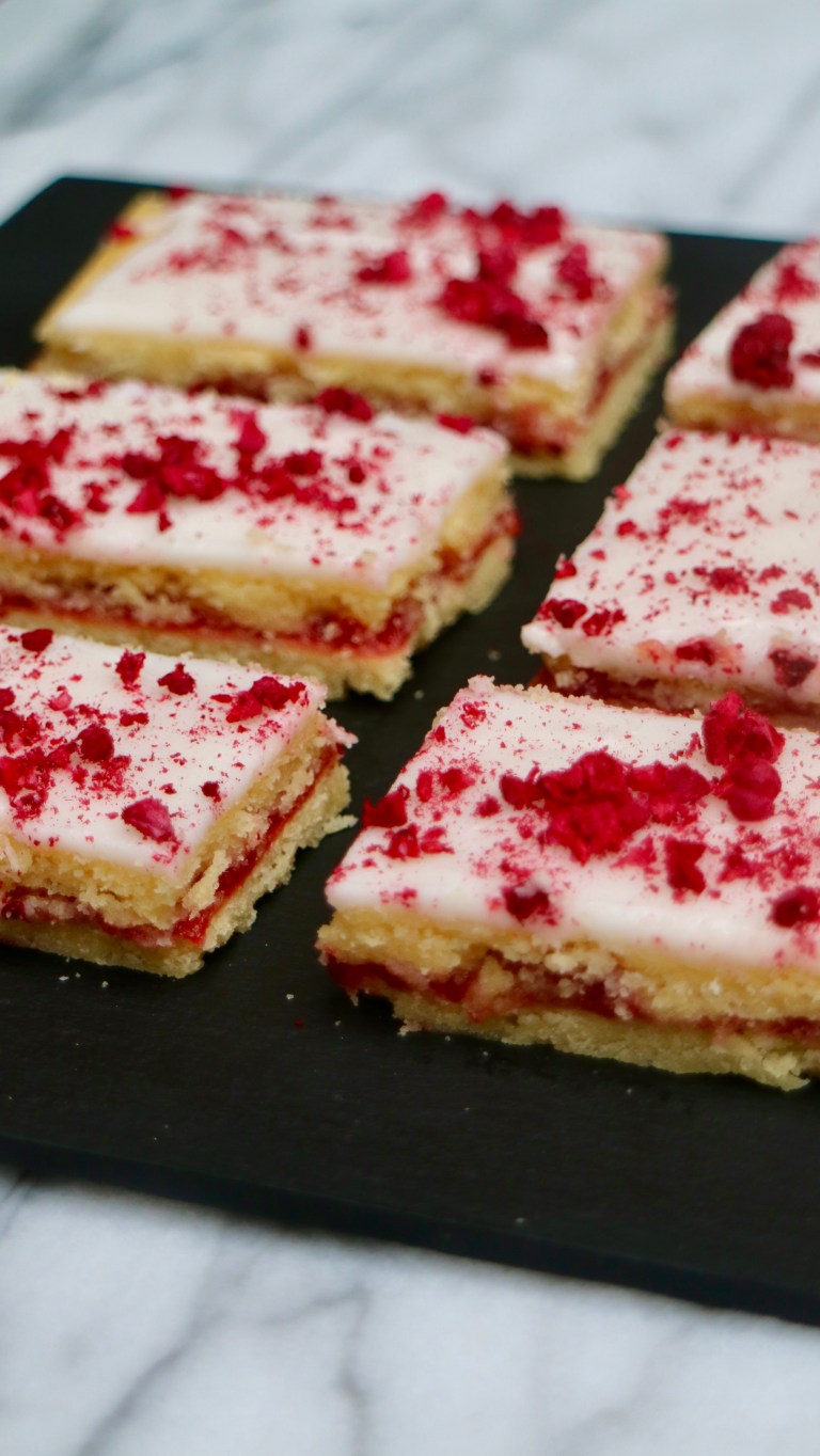 Raspberry slices (Hindbærsnitter) – Scandinavian Simple Eating