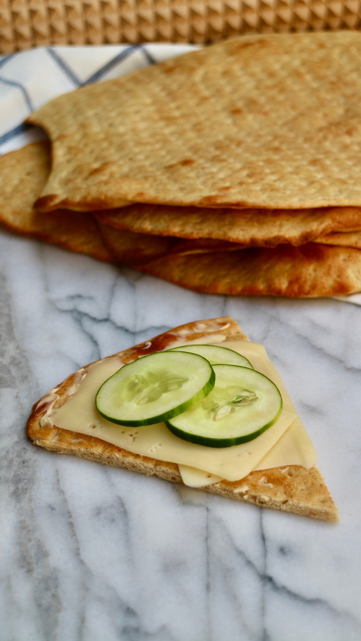 Swedish Flatbread (Hönökaka) with rye flour – Scandinavian Simple Eating