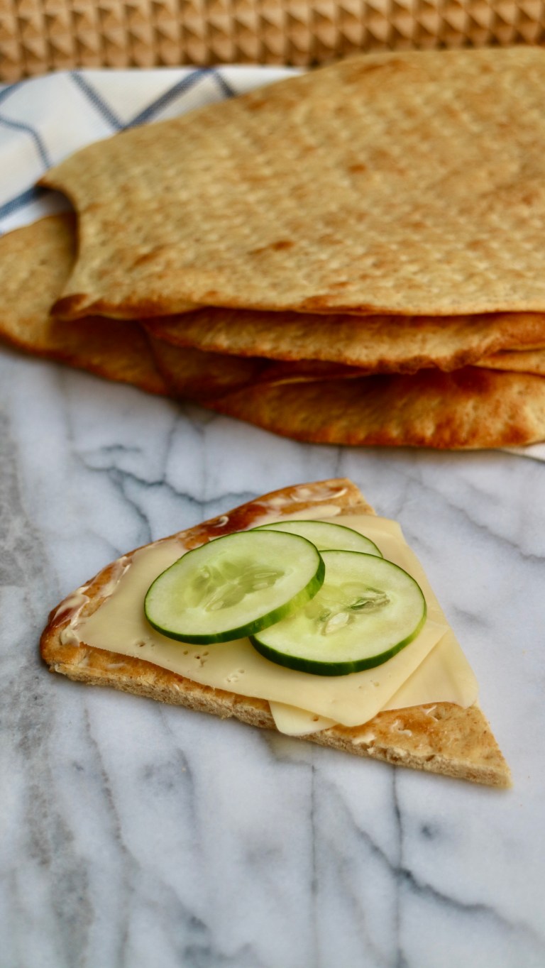 Swedish Flatbread (Hönökaka) with rye flour – Scandinavian Simple Eating