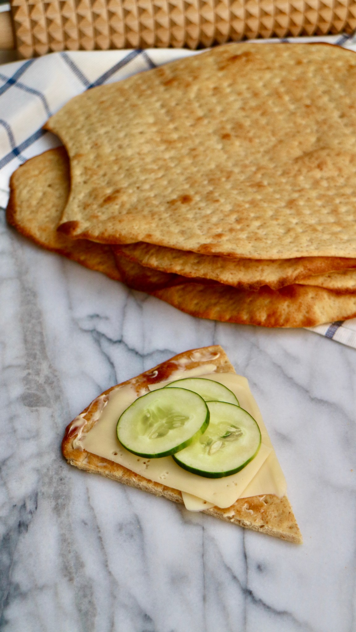 Swedish Flatbread (Hönökaka) with rye flour – Scandinavian Simple Eating